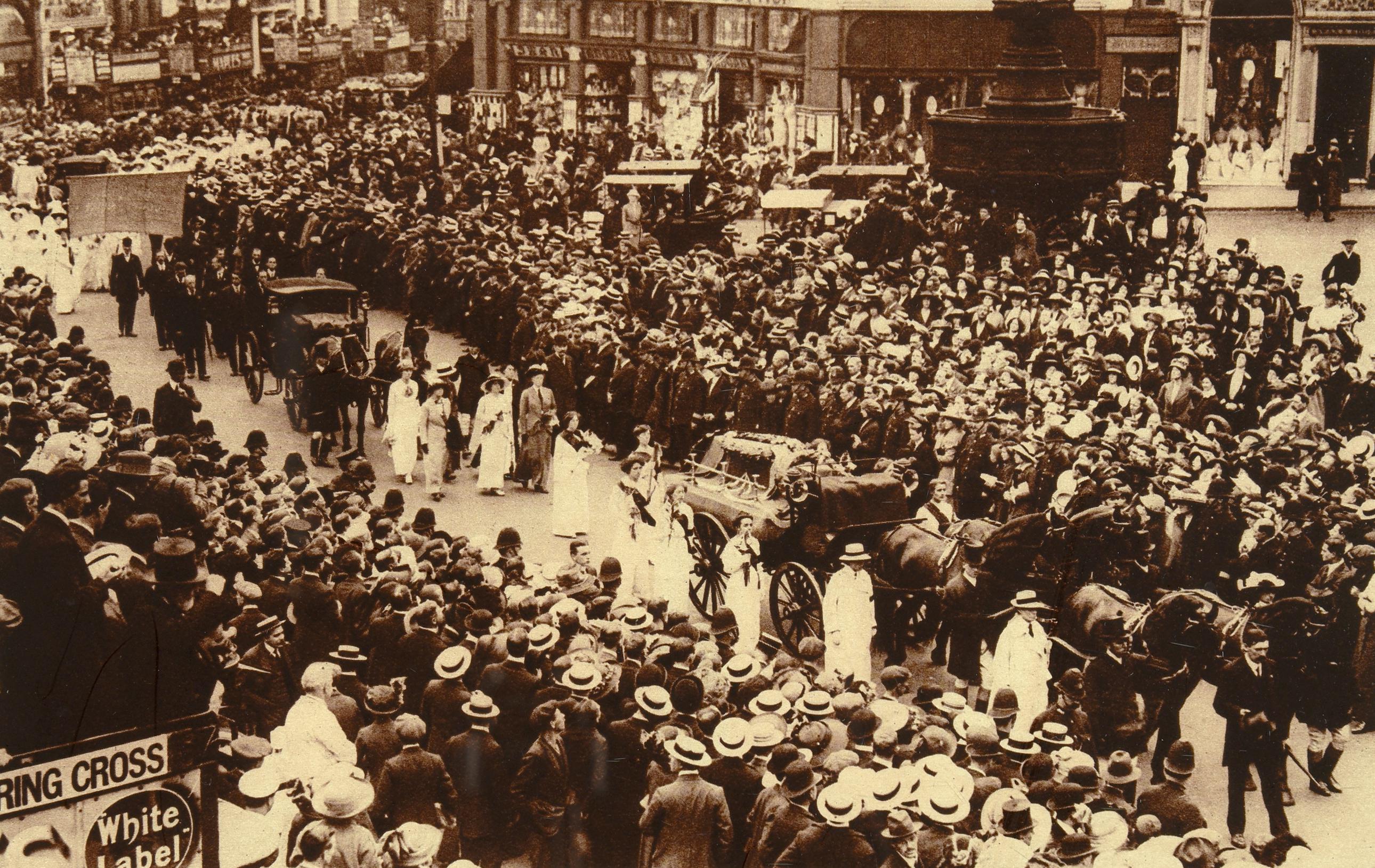 London, Piccadilly Circus 1913 - The National Archives