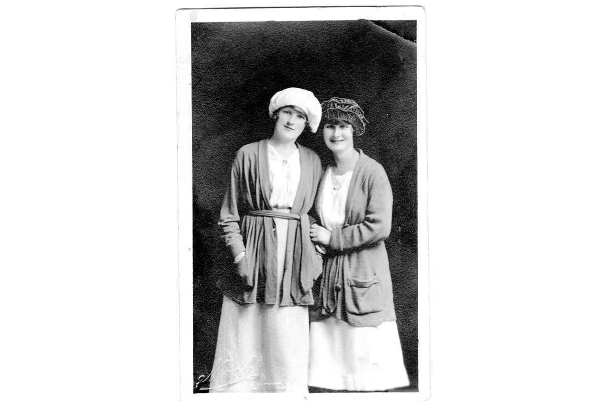 Jeannie Hart and friend - The National Archives